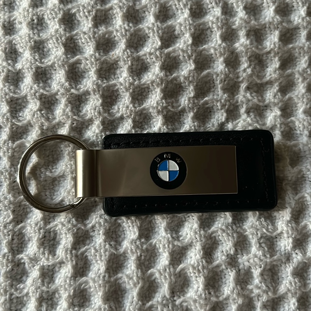 Bmw Silver+Black Leather Keychain W/Bmw Logo / Authen… - Gem
